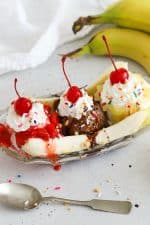 How to Make A Classic Banana Split (Easy Recipe!)