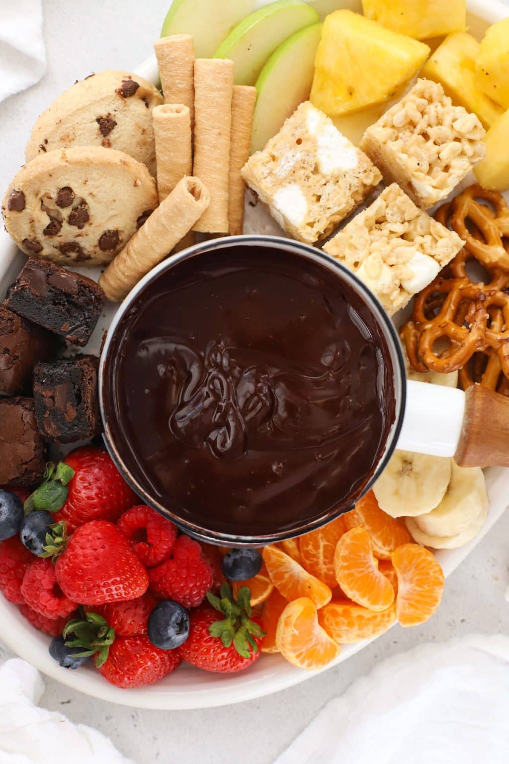 EASY Gluten-Free Chocolate Fondue (+25 Dipping Ideas!)